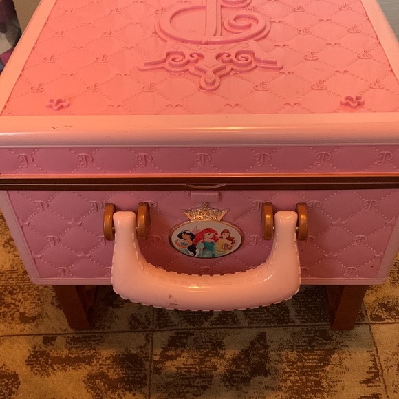 Disney | Toys | Disney Princess Fold And Carry Vanity With Lights ...